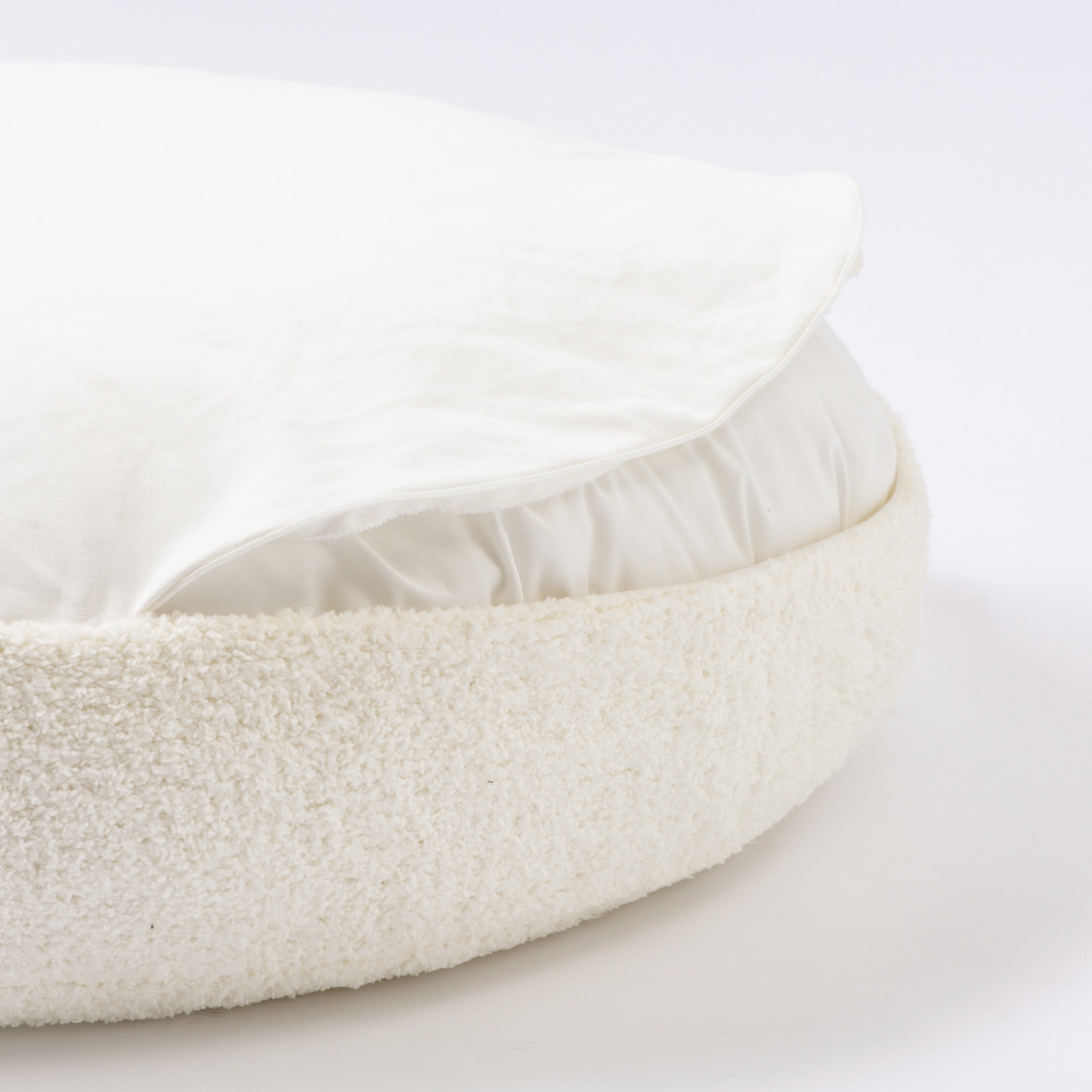 ROUND PILLOW(M creme): PETS | kashwere Japan (カシウエア ジャパン) 公式サイト